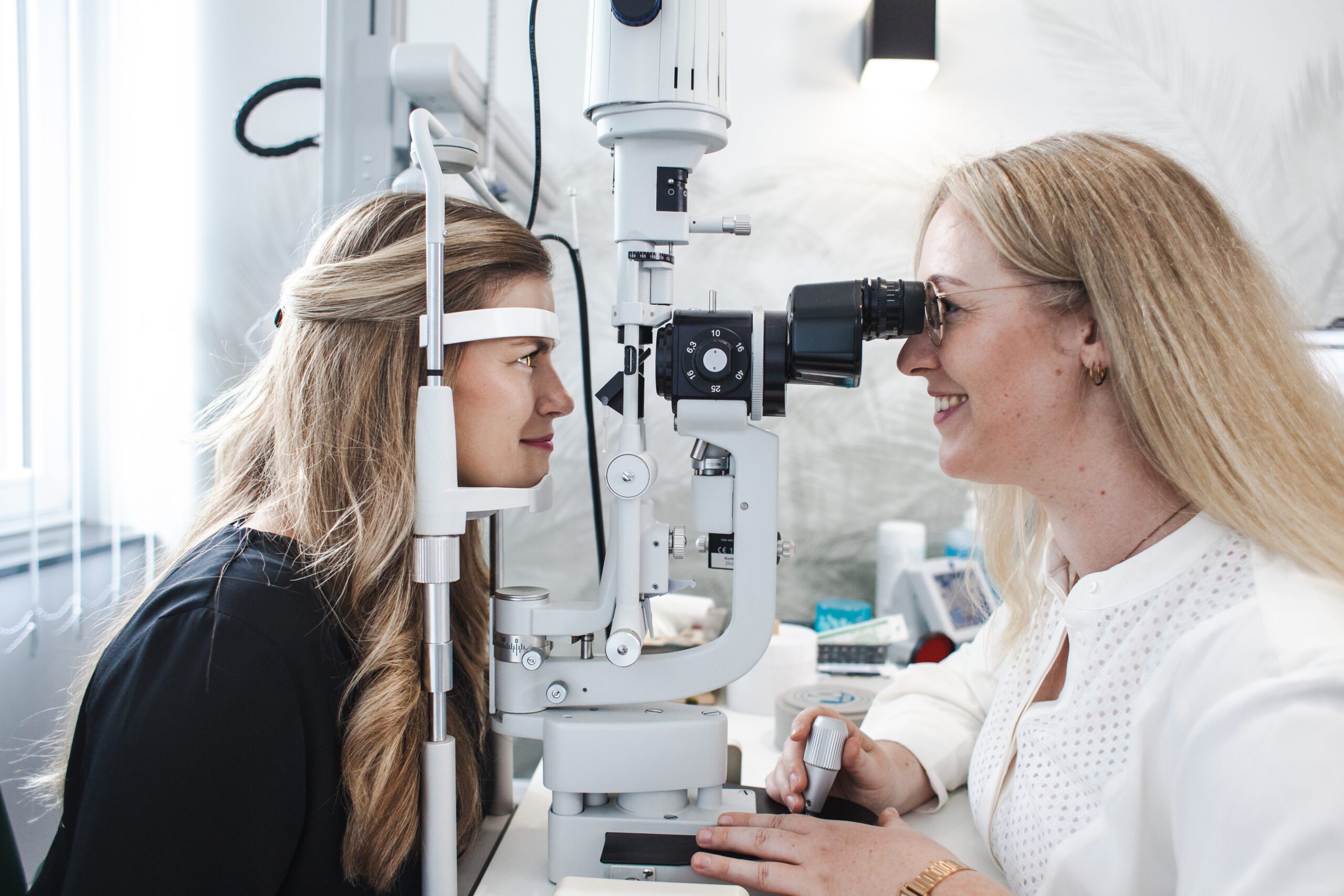 Slit lamp examination | BeyondEye ophthalmology practice